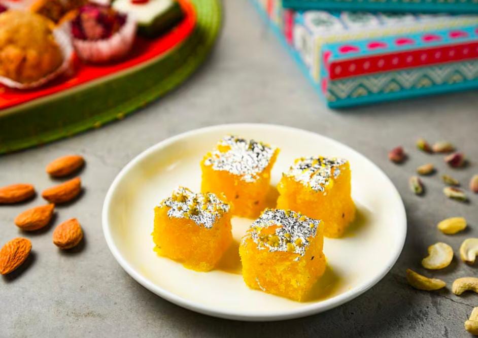 Nariyal Barfi(10 Pieces) – JustMyRoots